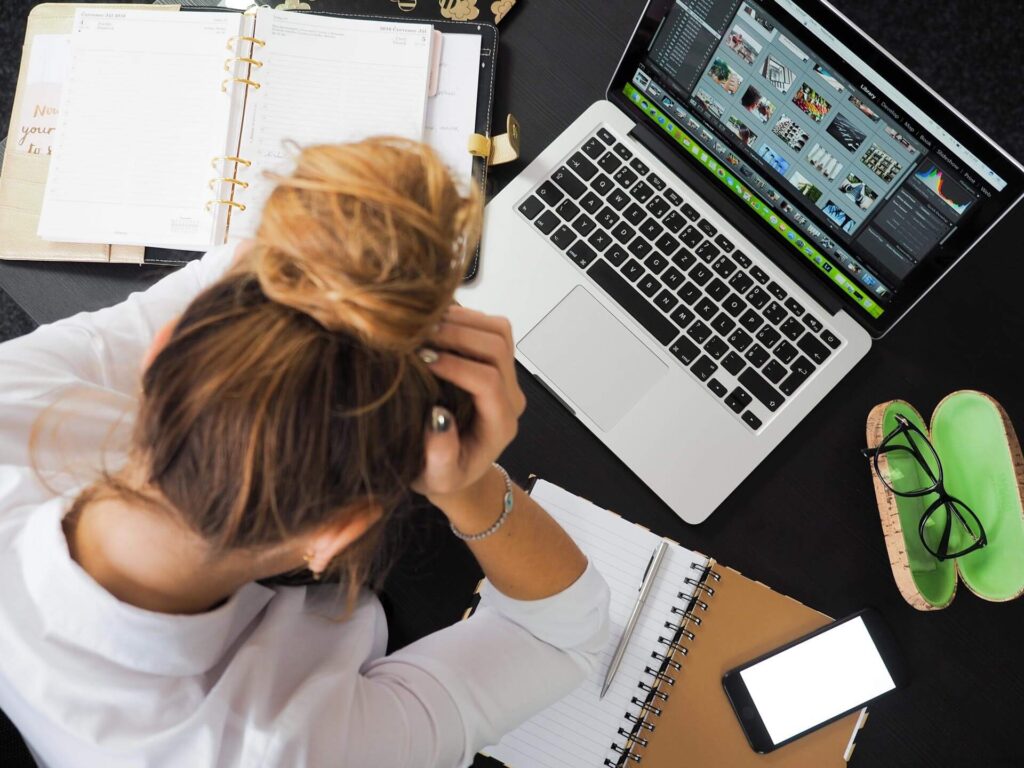 Balanceren onder druk: Werkdruk en stress op werkvloer